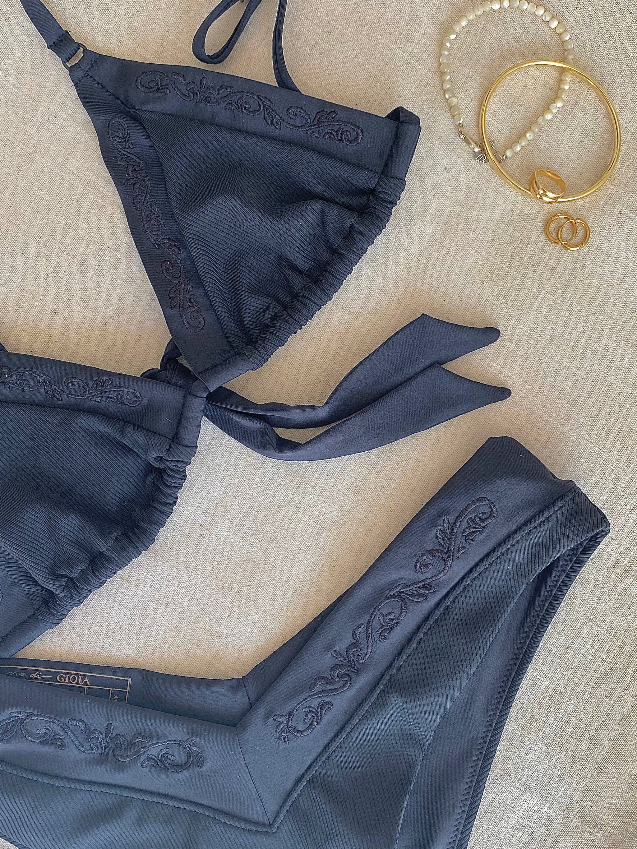 Bikinitops in cup maten A B C D E F G | Bikini top met perfecte pasvorm – Via di Gioia Swimwear